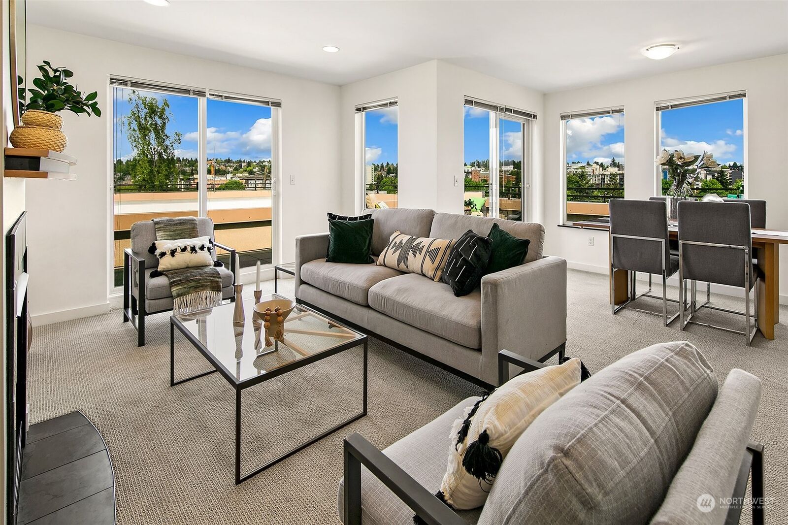 Home for sale in Seattle: 225 NE 65th Street 503, Seattle, WA 98115