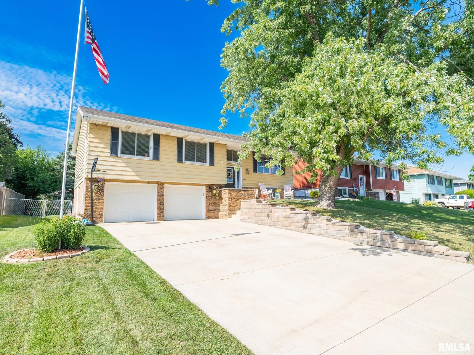 3 bed Peoria home for sale: 5719 W Overland Pass, Peoria, IL 61607