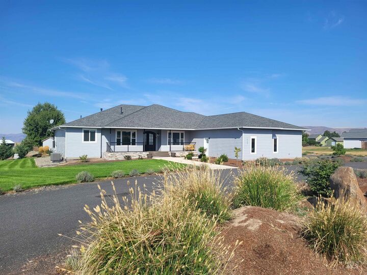 House for sale in Lewiston: 1568 Bighorn Drive, Lewiston, ID 83501