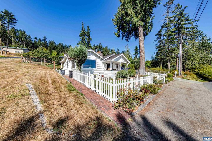 House for sale in Sequim: 2980 W Sequim Bay Road, Sequim, WA 98382-9999