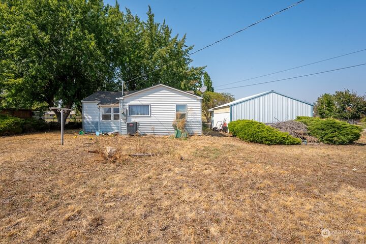 Home for sale in Soap Lake: 179 Warden Avenue NW, Soap Lake, WA 98851