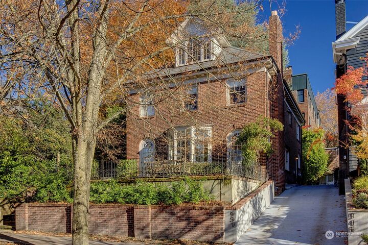 House for sale in Seattle: 950 Federal Avenue E, Seattle, WA 98102