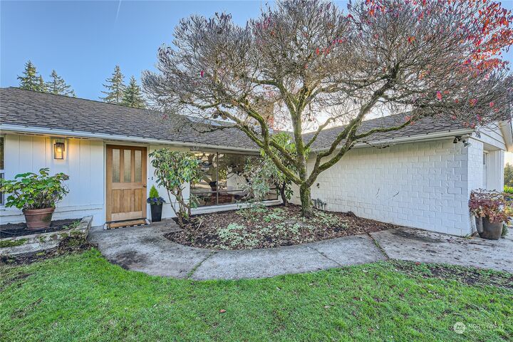 Home for sale in Bellevue: 9355 Sunset Way, Bellevue, WA 98004