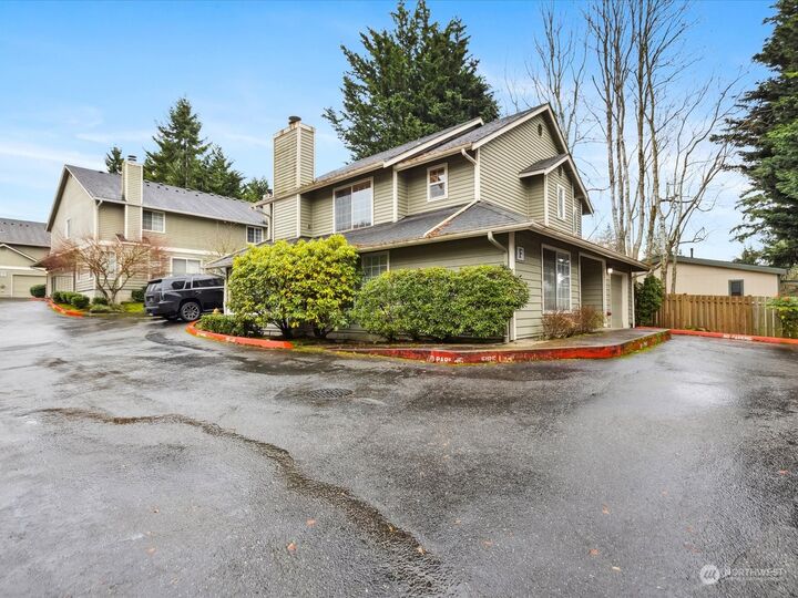 Home for sale in Everett: 9825 18th Avenue W F1, Everett, WA 98204