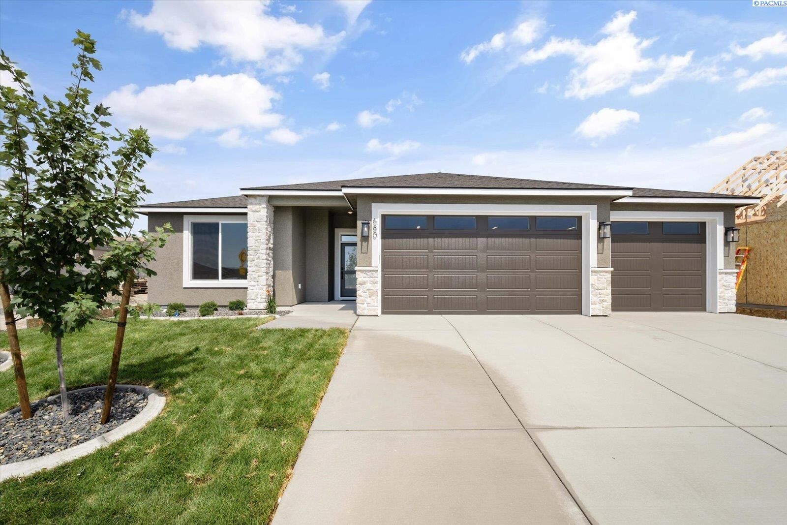 House for sale in Richland: 680 Lazio Way, Richland, WA 99352