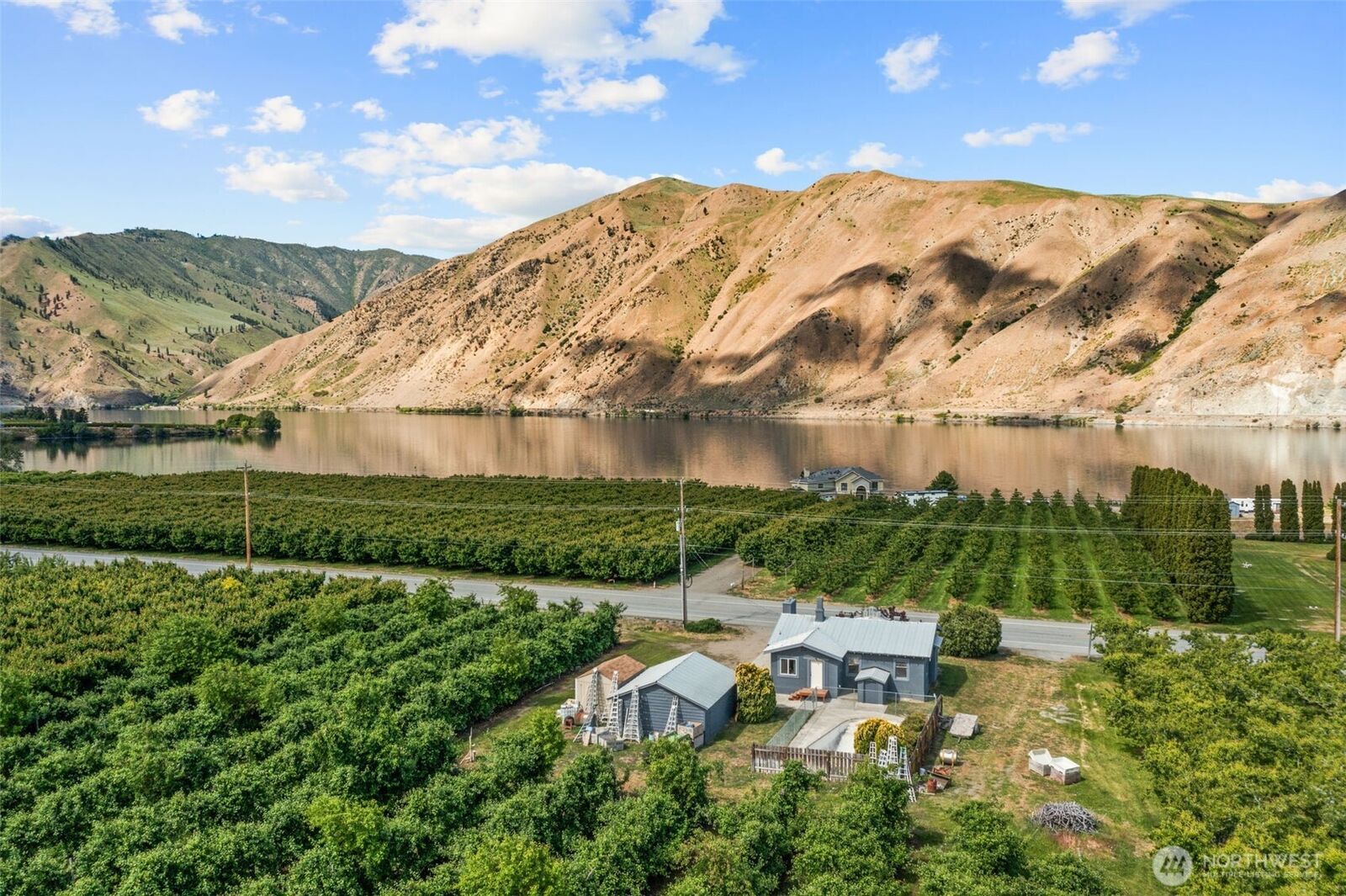 3 bed Orondo home for sale: 21500 US 97, Orondo, WA 98843