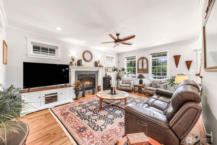 4 bed Bothell home for sale: 24229 7th Avenue SE, Bothell, WA 98021