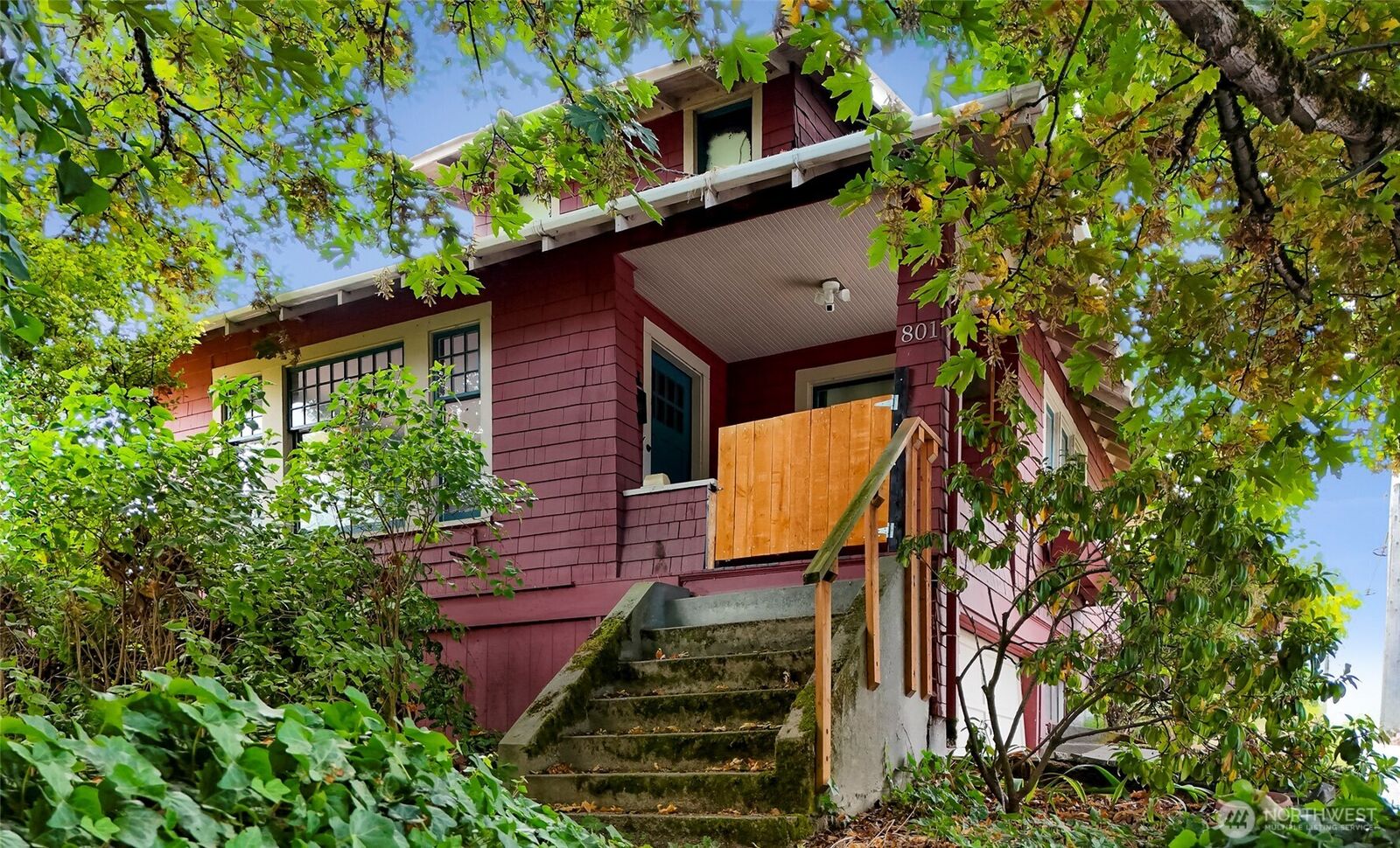 MLS#2419203: 801 Newton Street, Seattle, WA 98109