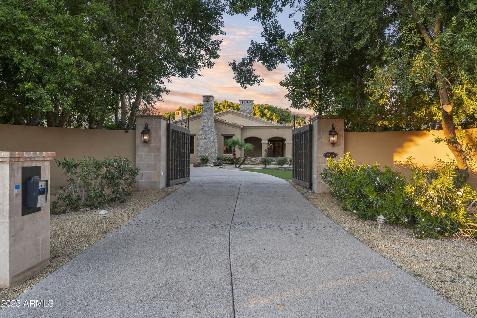 MLS#6932425: 6402 E Chaparral Road, Paradise Valley, AZ 85253